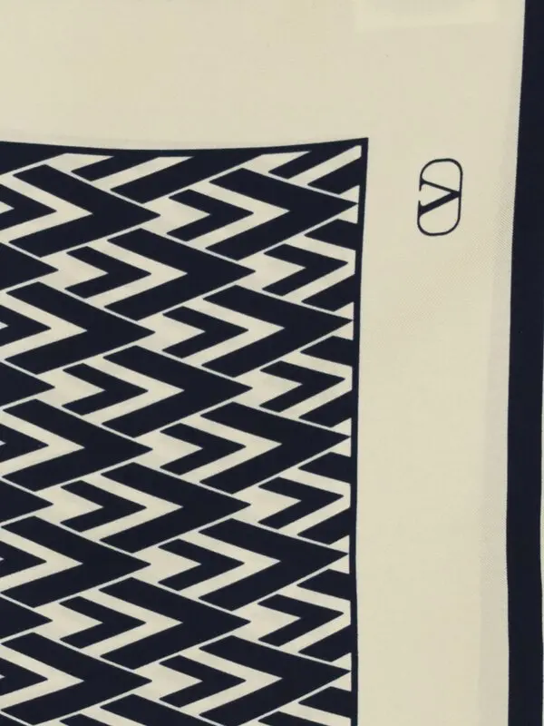 Valentino Garavani Scarf
