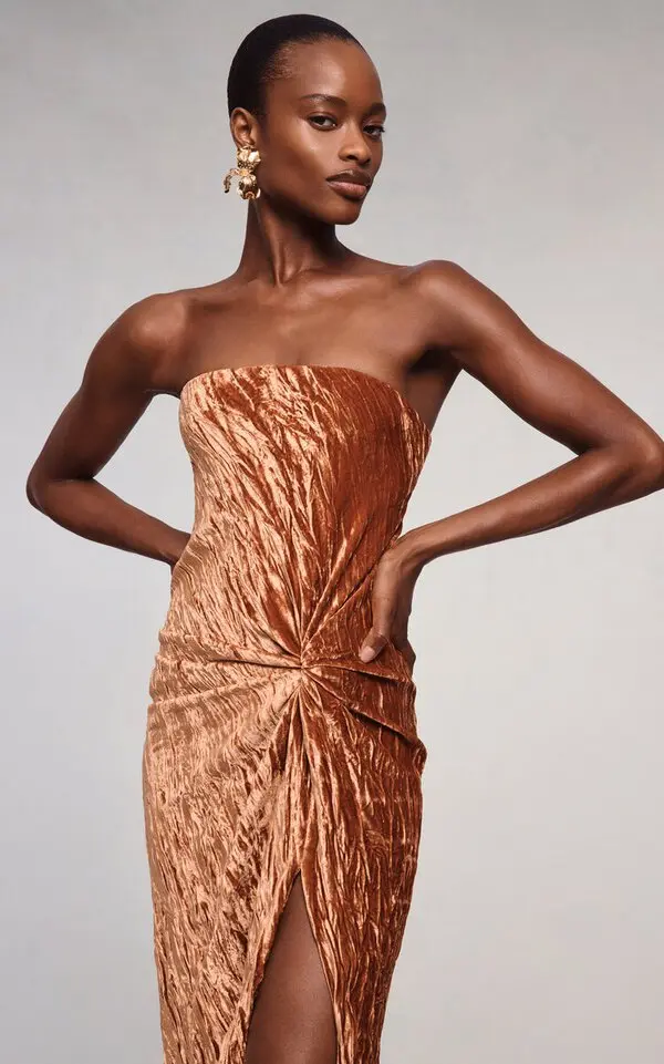 Oscar De La Renta Strapless Velvet Gown