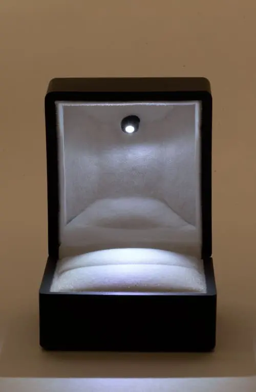 VOICEGIFT Voice Recordable Ring Box With Led Illumination - Black