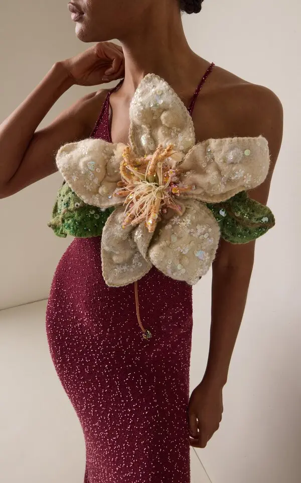 ISSHI Miracle Magnolia Corsage
