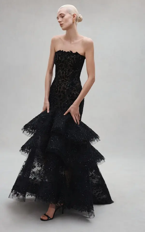 Oscar De La Renta Chrysanthemum Guipure Gown