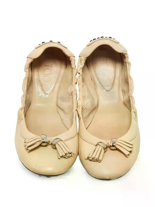 TOD'S Scrunch Tassel Ballet Flats