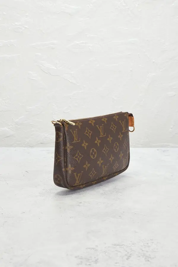 LOUIS VUITTON Monogram Pochette Accessoires Shoulder Bag