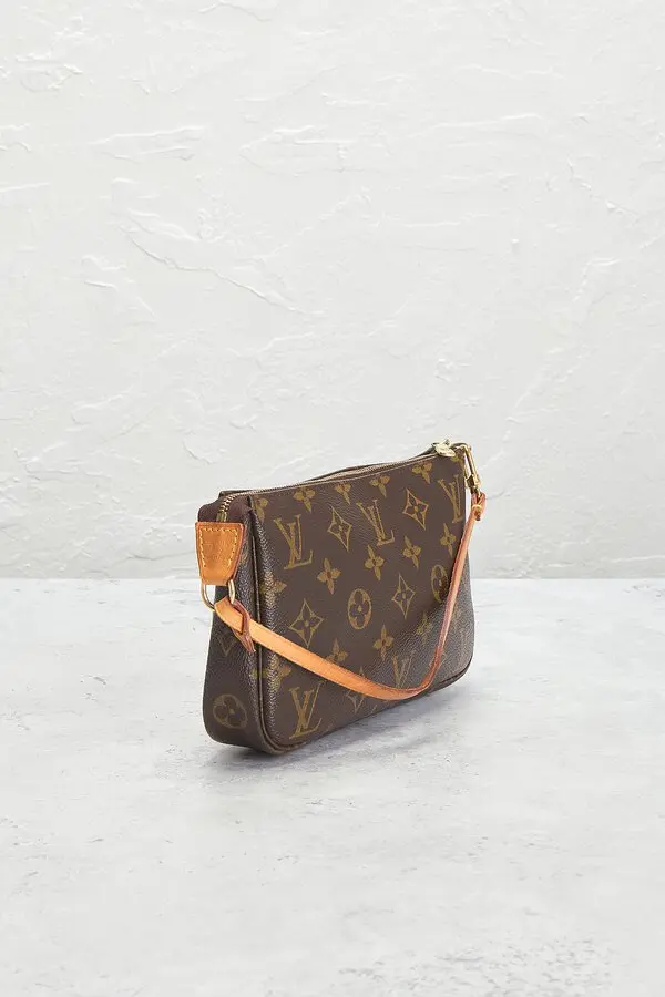 LOUIS VUITTON Monogram Pochette Accessoires Shoulder Bag