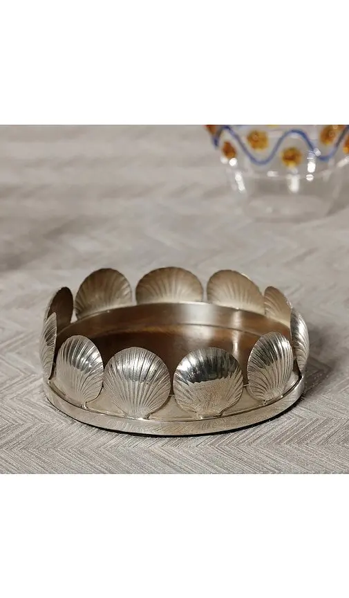 The Favorites Sur Mer Shell Design Wine Coaster In Metallic Silver
