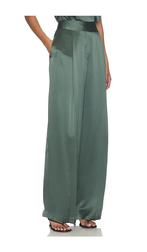 THE SEI Relaxed Trouser In Dark Green