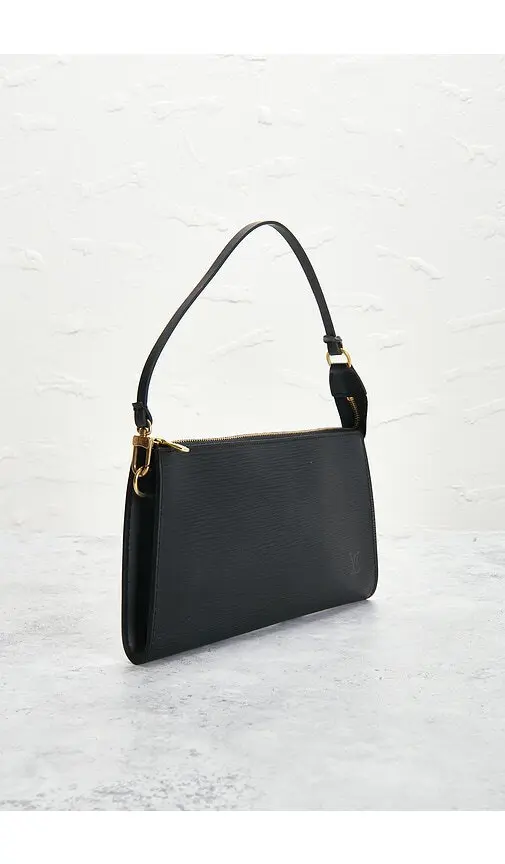 FWRD RENEW Louis Vuitton Epi Pochette Accessoires 24 Shoulder Bag