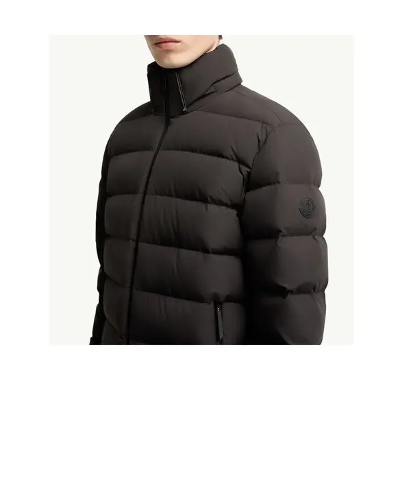 Moncler Arajoki Longue Saison Short Down Jacket