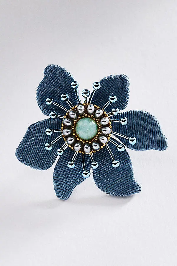 Loren Hope Prescott Flower Earrgs
