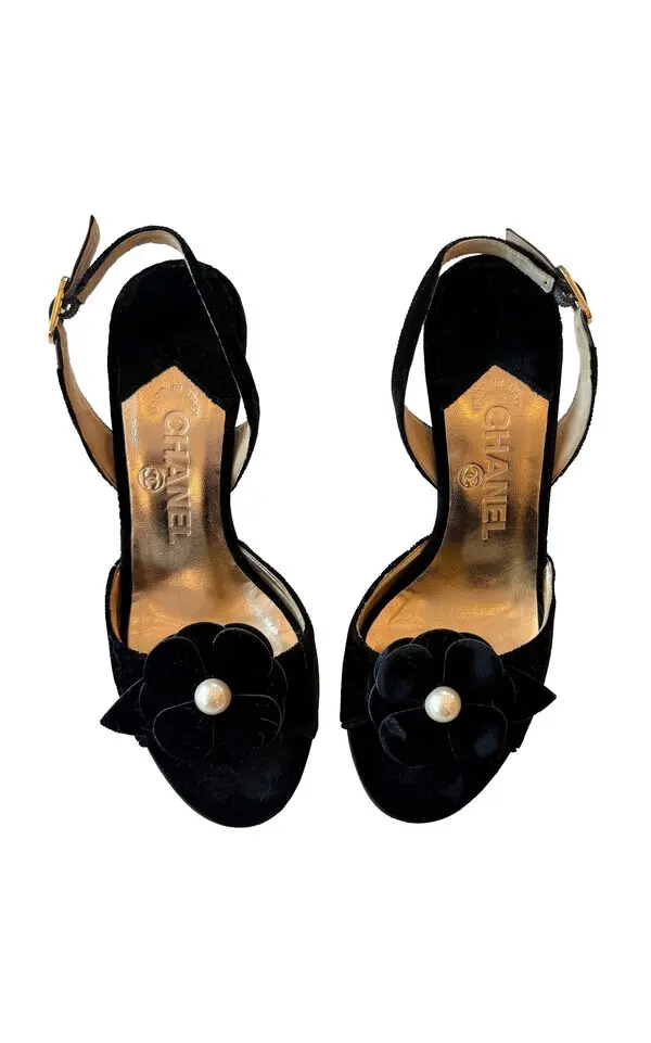DEAR CLEMENTINE VINTAGE Chanel Velvet Camellia Pearl Slingback Heels - Black