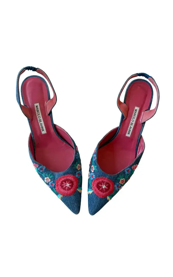 DEAR CLEMENTINE VINTAGE Manolo Blahnik Denim Floral Embroidered Pumps - Blue