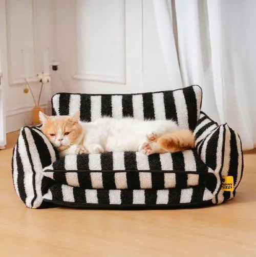 FUNNYFUZZY Striped Faux Lambswool Double Layer Pet Sofa Bed