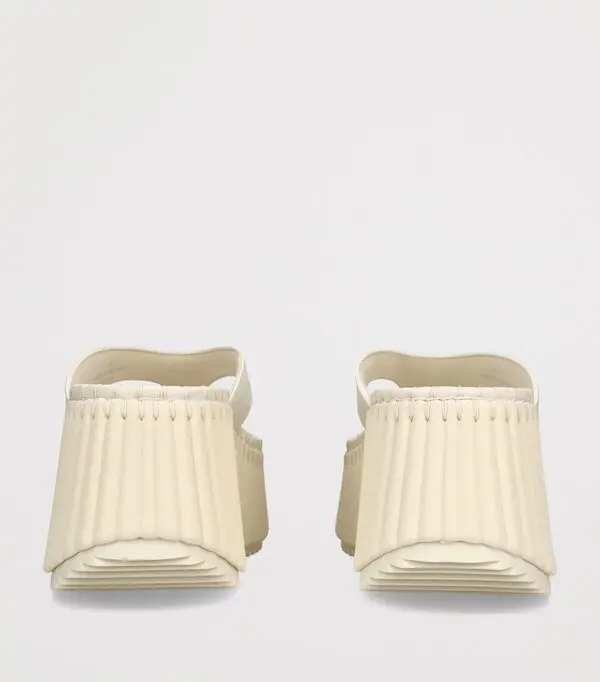 Chloé Leather Nama Platform Thong Sandals 50