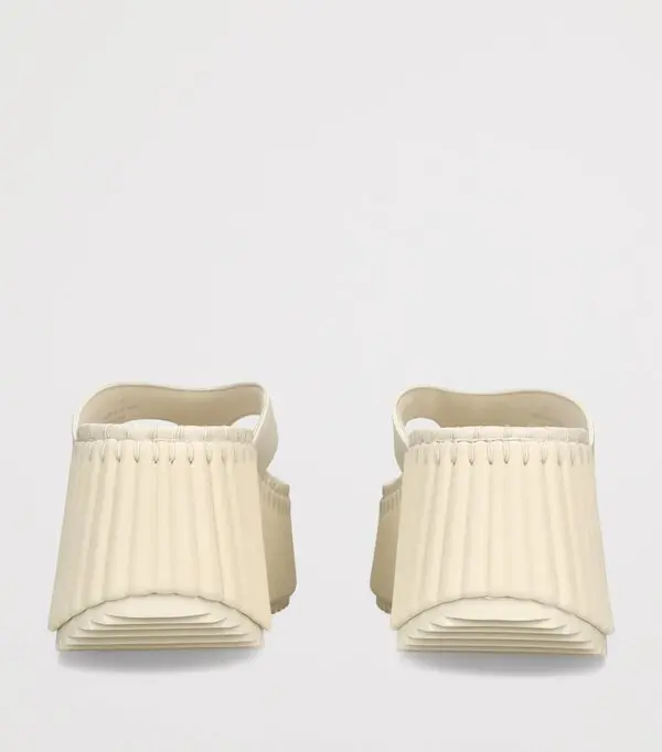 Chloé Leather Platform Thong Sandals