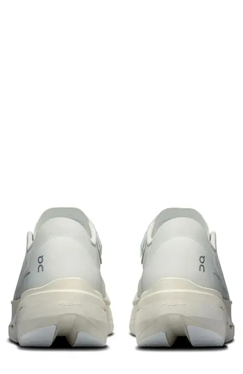 On X Post Archive Faction Cloudboom Volt Running Shoe - White/gale