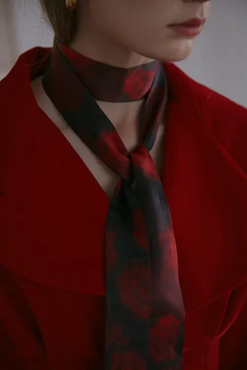 LOST PATTERN La Rosa Silk Skinny Scarf