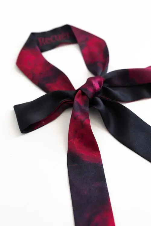 LOST PATTERN La Rosa Silk Skinny Scarf