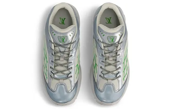 LOUIS VUITTON Discovery Lace Up Sneakers - Grey/silver/beige