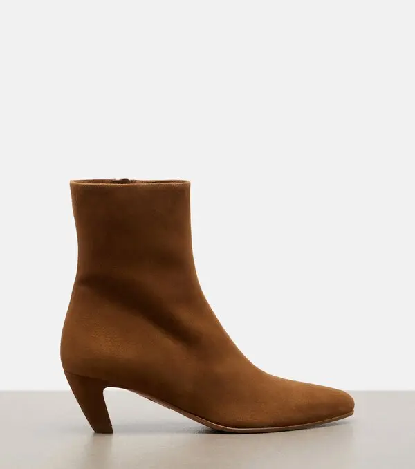 AQUAZZURA Suede Zip-up Pointed Toe Ankle Boots - Beige