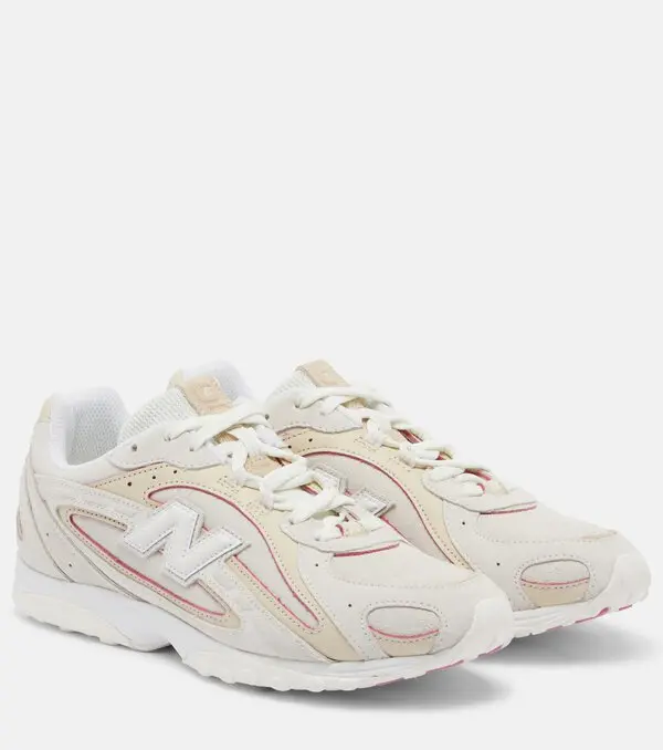 NEW BALANCE 204l Suede Sneakers - Beige