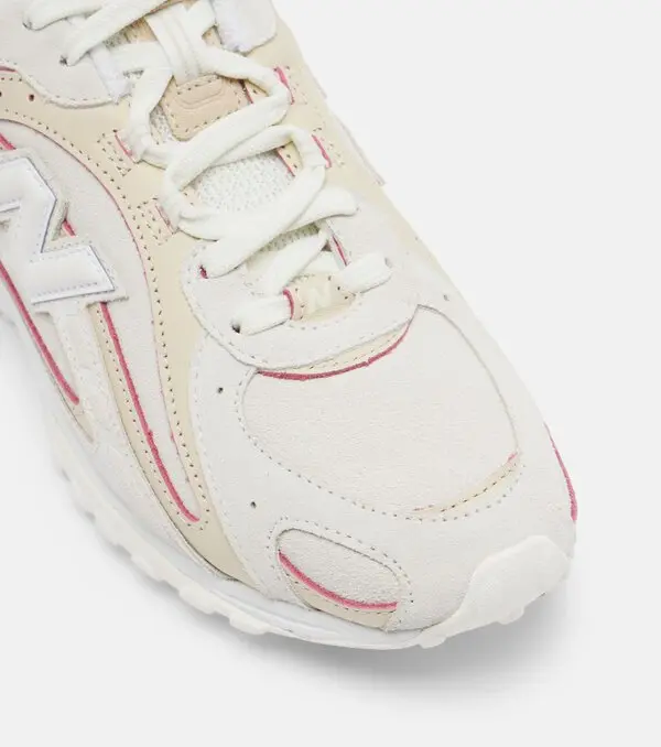 NEW BALANCE 204l Suede Sneakers