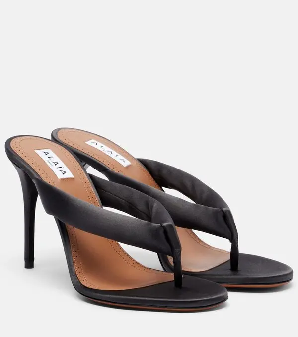 Alaïa Padded Thong Heeled Sandals - Grey