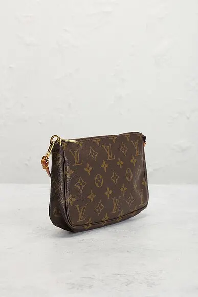 LOUIS VUITTON Monogram Pochette Accessoires Shoulder Bag
