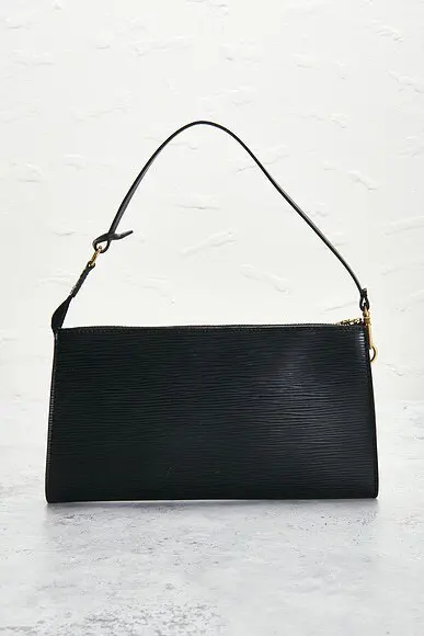 LOUIS VUITTON Epi Pochette Accessoires 24 Shoulder Bag - Black