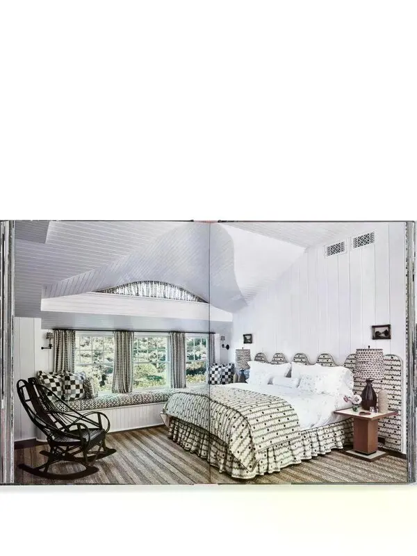 VENDOME Inside The Hamptons Book - Green