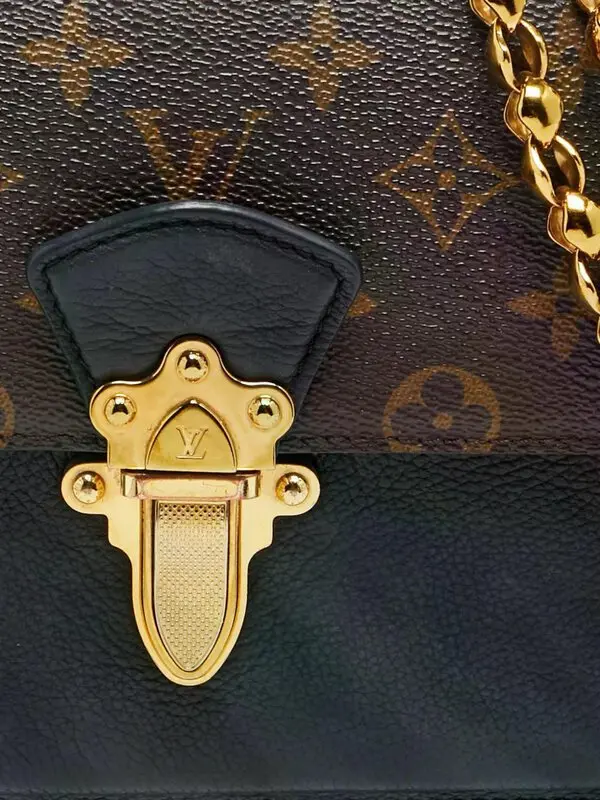 LOUIS VUITTON Victoire Handbag