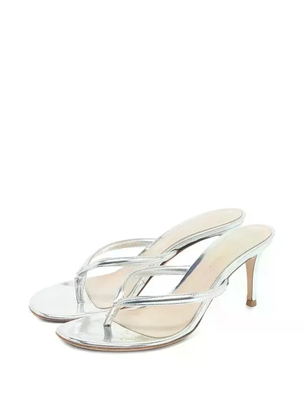GIANVITO ROSSI Calypso Metallic Leather Thong Sandals - Silver