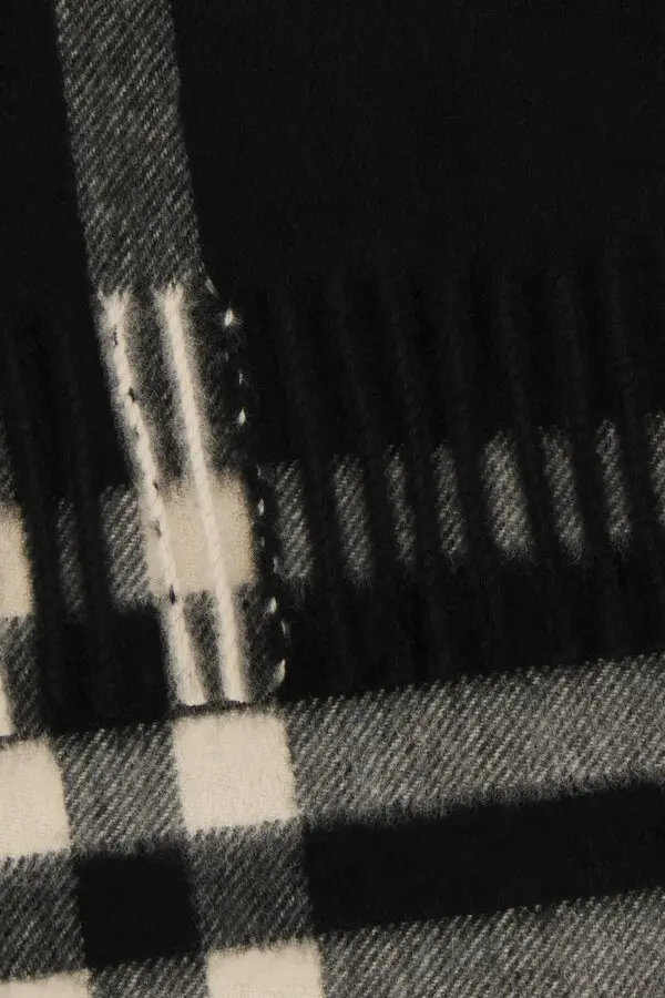 Burberry Accessories Scarves & Shawls - Multicolor