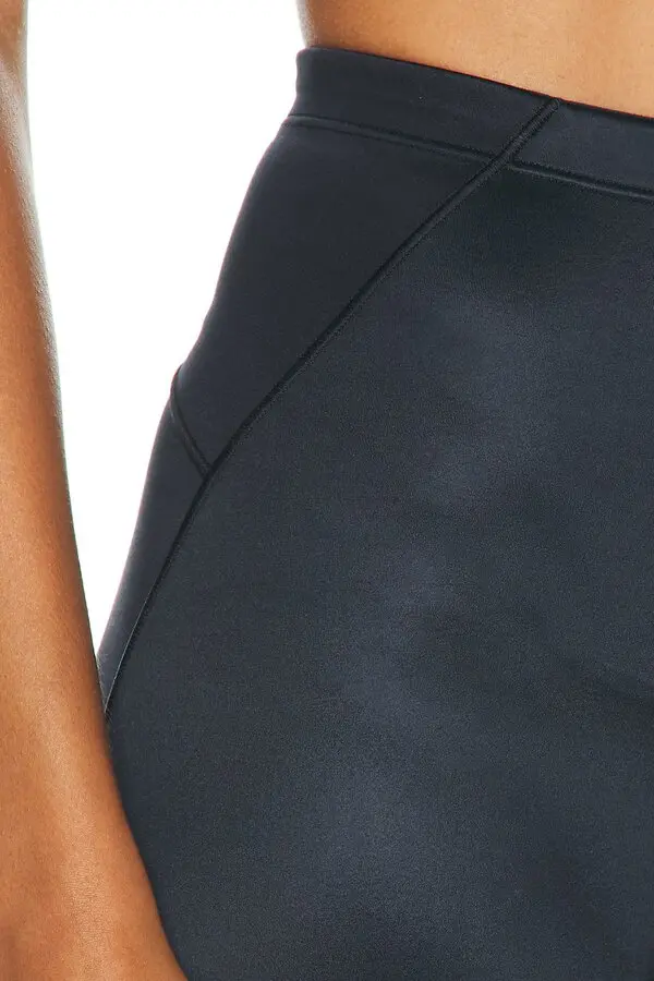 NIKESKIMS Shine Drawcord 17" Crop Tight