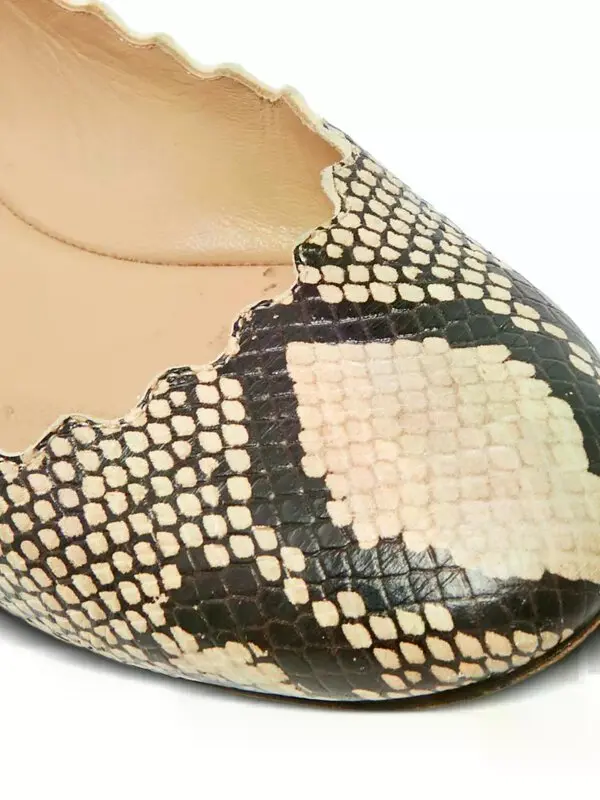 Chloé Lauren Scalloped Ballet Flats - Neutrals