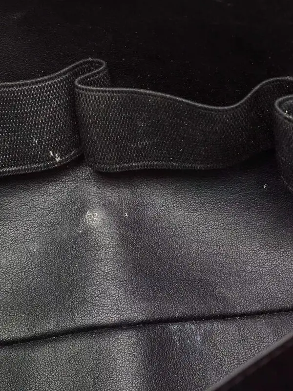 LOUIS VUITTON Taiga Leather Toiletry Pouch