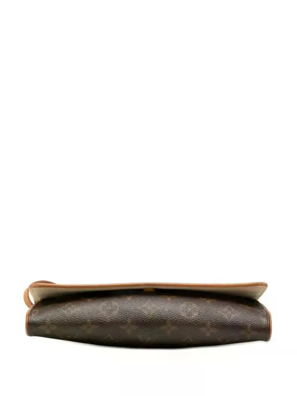 LOUIS VUITTON Monogram Pochette Twin Gm