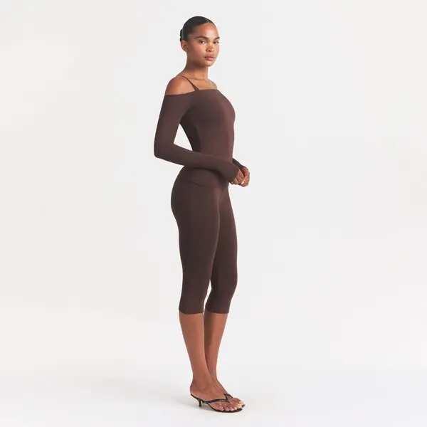 SKIMS Off The Shoulder Top | Deep Neutral | | Smooth Layers - Cocoa