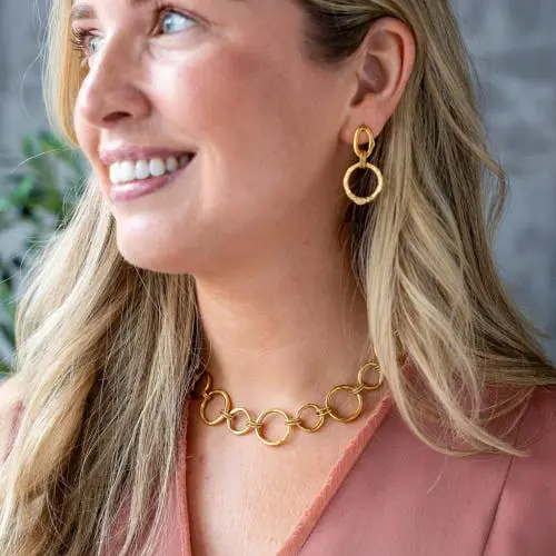 LONI PAUL JEWELRY Sculpted Circle Matte Plated Link Necklace