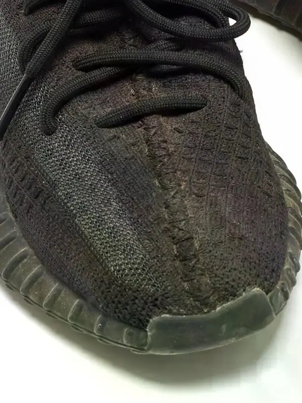 ADIDAS X YEEZY Boost 350 V2 Sneakers - Black