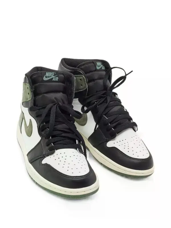 JORDAN Air 1 Retro High-top Sneakers - Black
