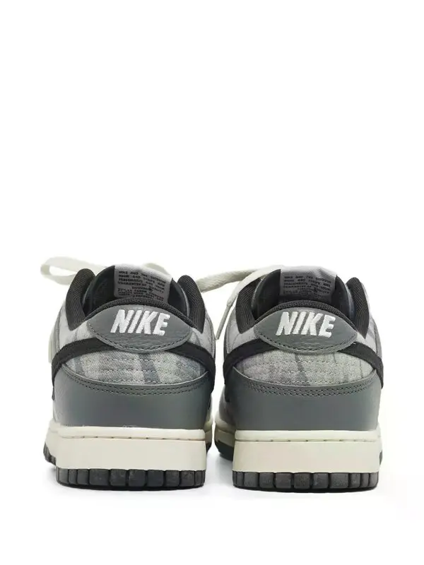 Nike Dunk Se Sneakers