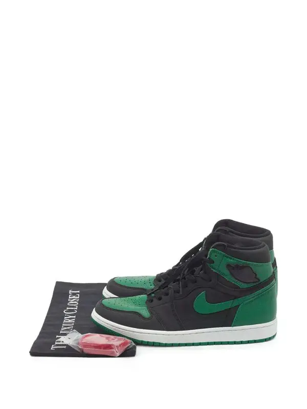 JORDAN 1 Retro High-top Sneakers