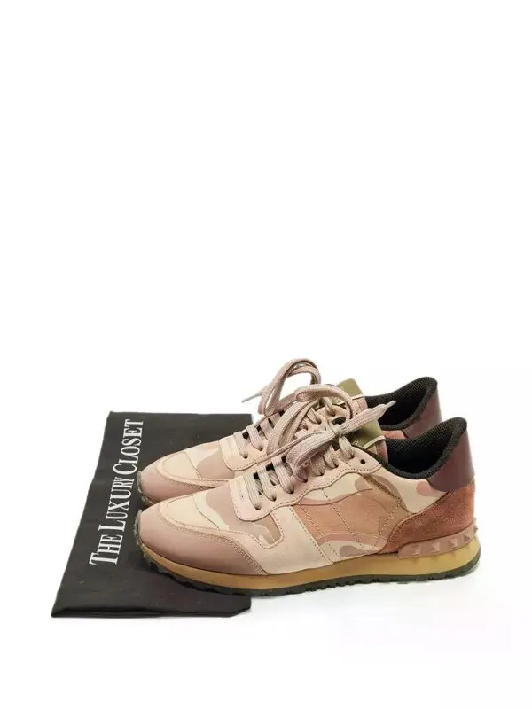 Valentino Garavani Rockrunner Camouflage Lace Up Sneakers - Pink