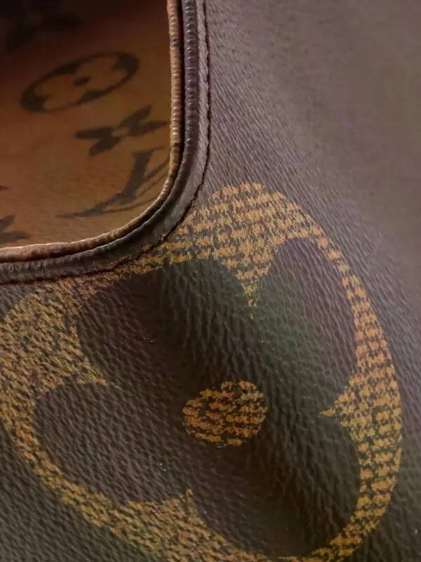 LOUIS VUITTON Giant Monogram Reverse Onthego Mm Tote Bag - Brown