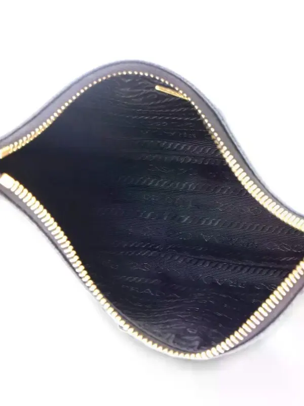 Prada Re-edition 2005 Shoulder Bag - Black