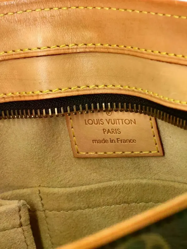 LOUIS VUITTON Monogram Canvas Gm Shoulder Bag