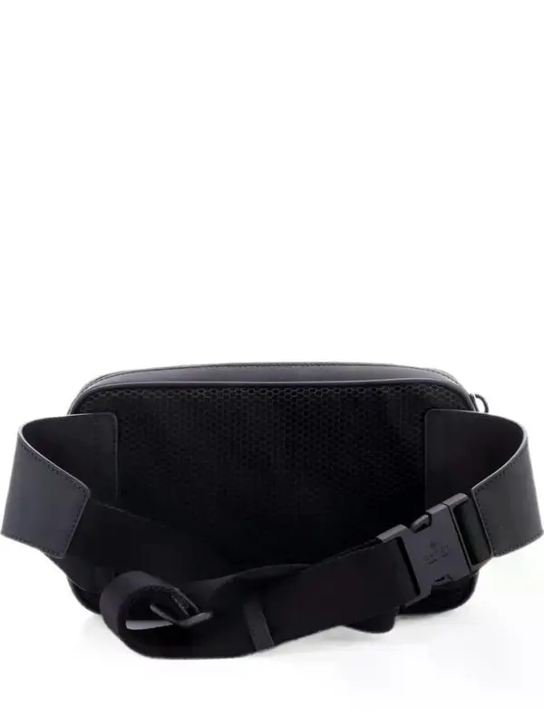 Gucci Gg Rubber Effect Leather Belt Bag - Black