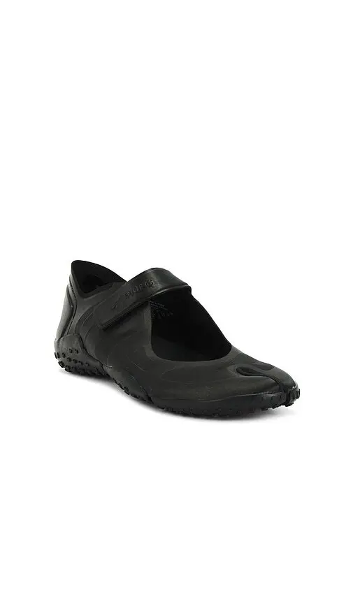 NIKESKIMS Rift Satin Sneaker