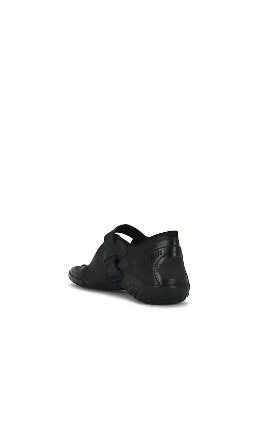 NIKESKIMS Rift Satin Sneaker