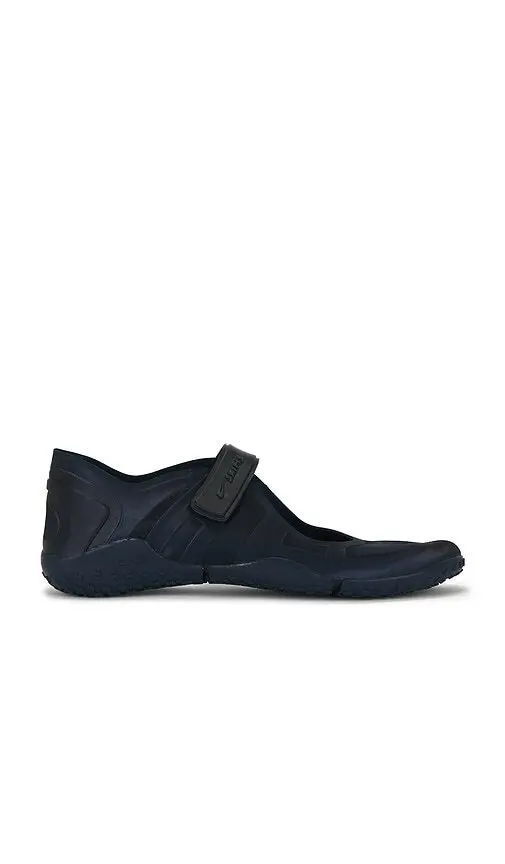NIKESKIMS Nike X Skims Rift Satin Sneaker
